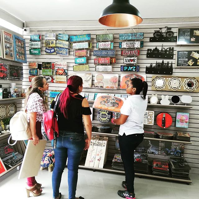 Poster's Shop Cali | Teléfonos y Dirección en Cali